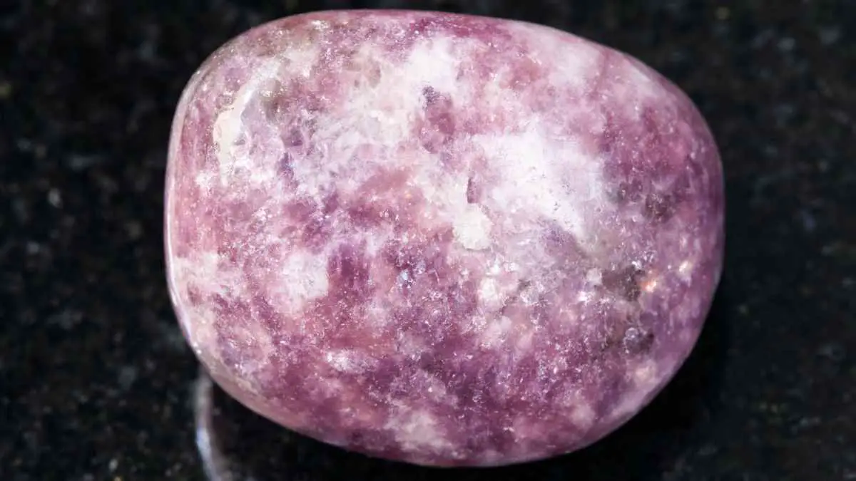 11 Best Crystals for Highly Sensitive People - All Divinity