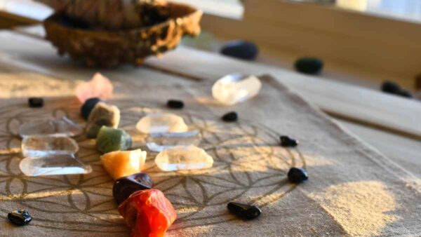 The Benefits of Combining Chakra Balancing With Crystals - All Divinity