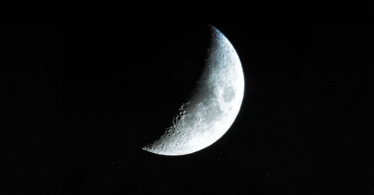 The Power of the New Moon and How To Use It - All Divinity